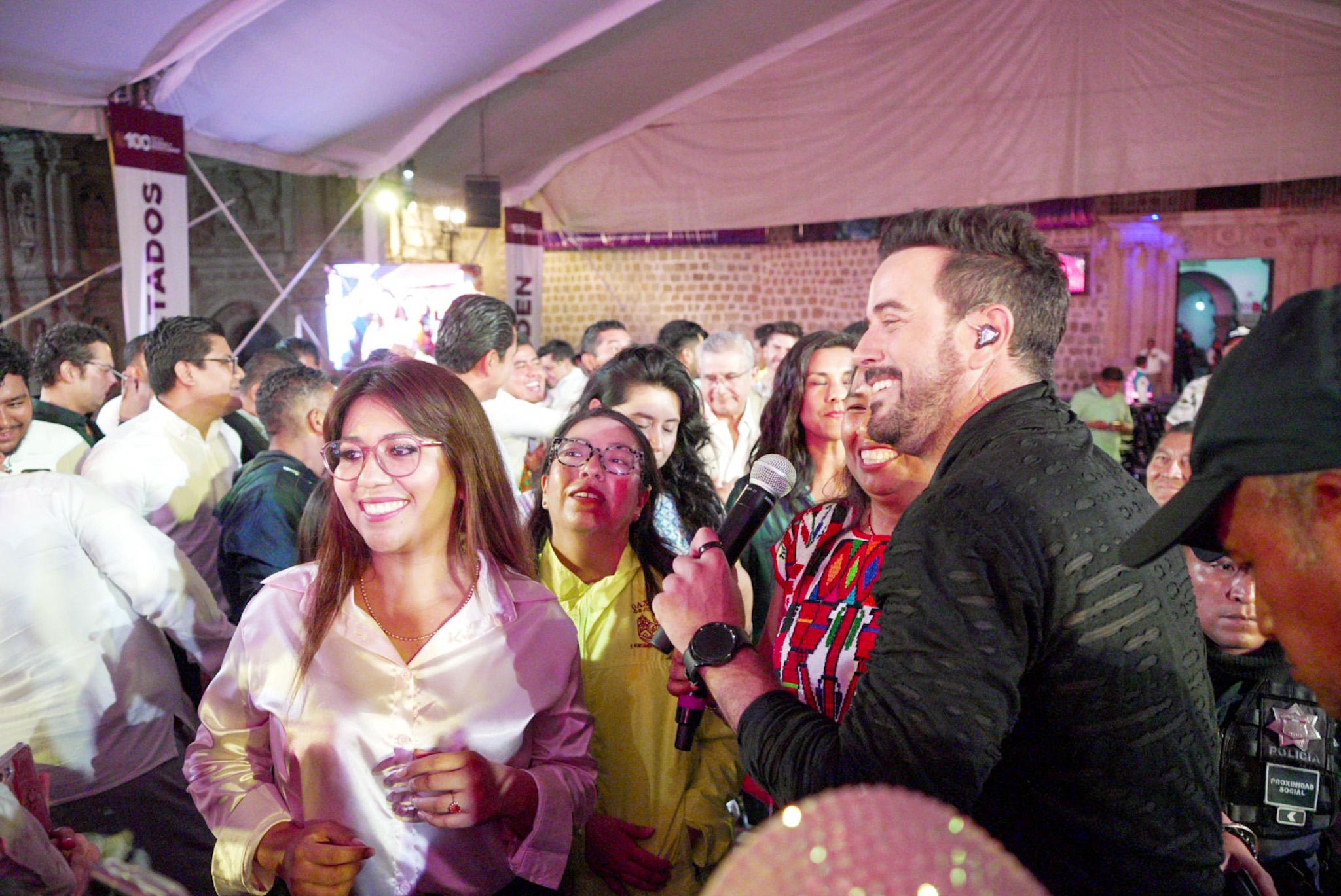 Mane de la Parra enciende la Plaza de la Danza con su energía y ...